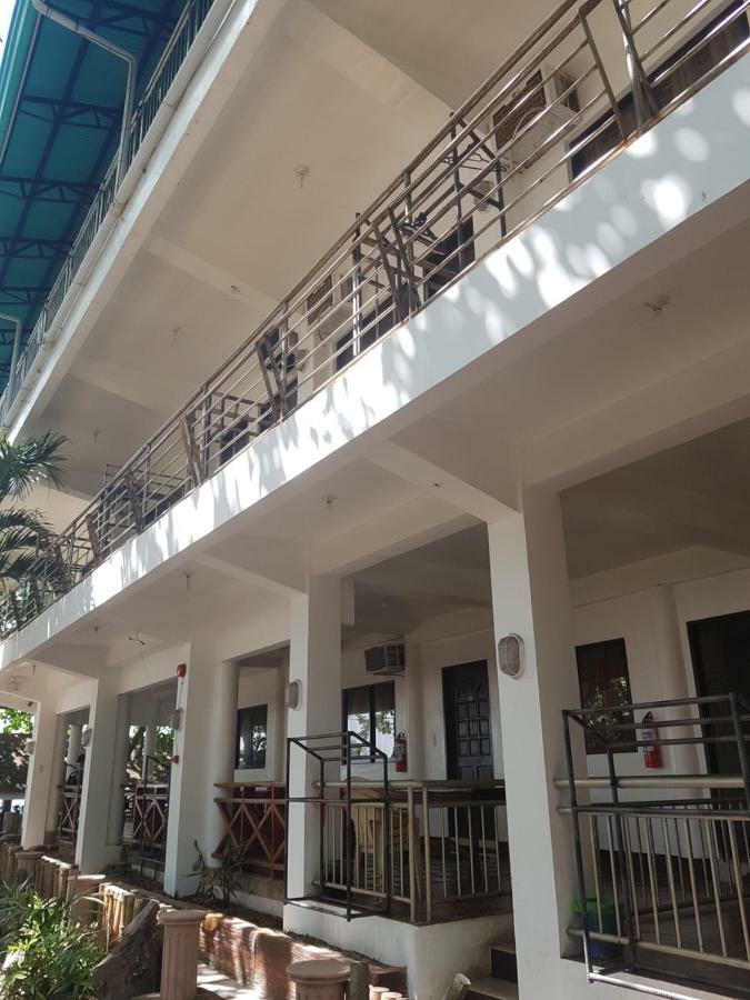 HK BEACH RESORT AND RESTAURANT, モアルボアル